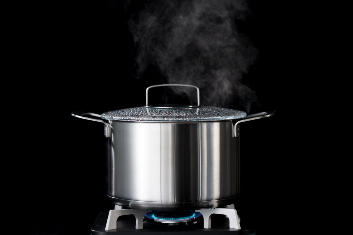 Quartz vs. Solid Surface: Which Is Better for Kitchen Countertops? - LX ...