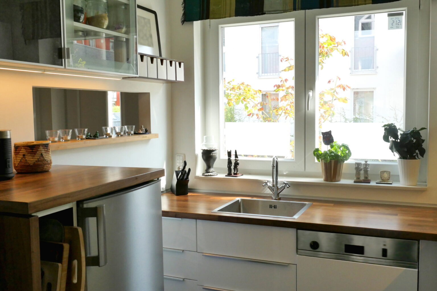 30 Small Apartment Kitchen Design Ideas - LX Hausys