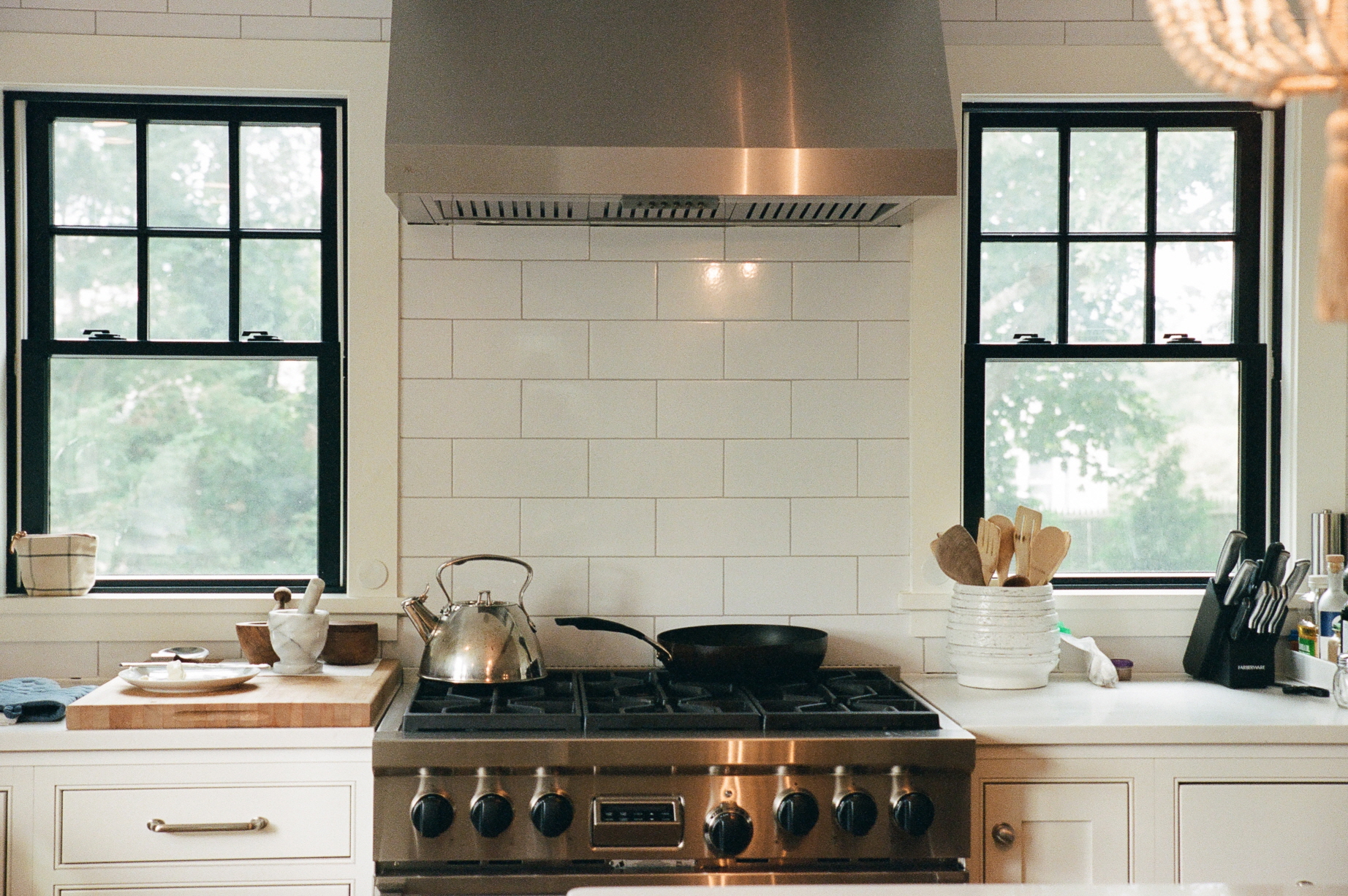 Essential Guide to Cape Cod Kitchens - LX Hausys