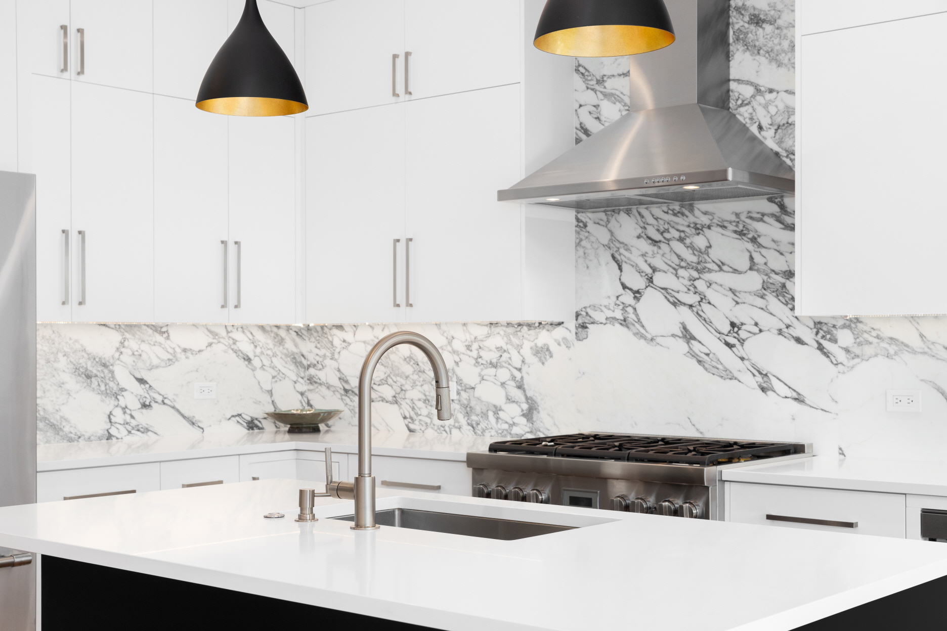 7 Tips on How to Install a Backsplash - LX Hausys